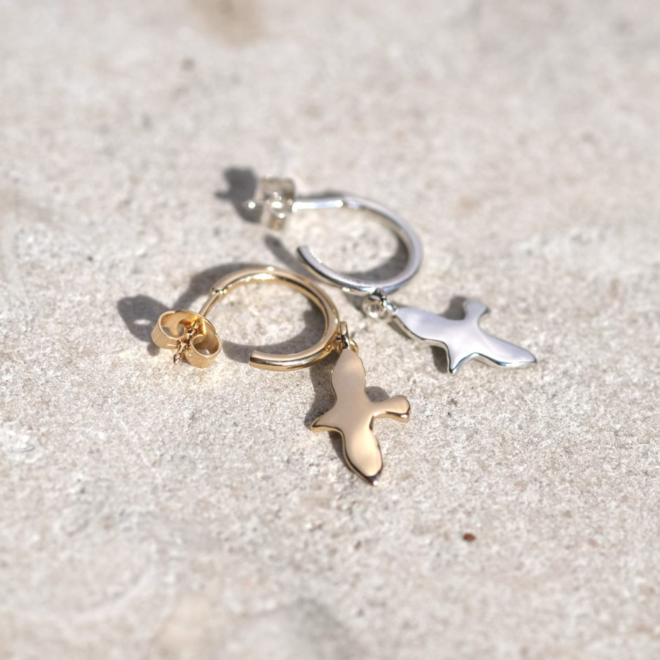 MINI ORGANIC DOVE M HOOP SILVER | ÖRHÄNGEN